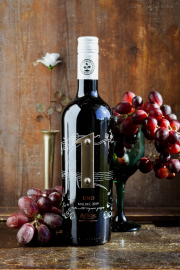 Malbec vs Merlot: Red Wine Guide (Key Differences) - Living The Gourmet