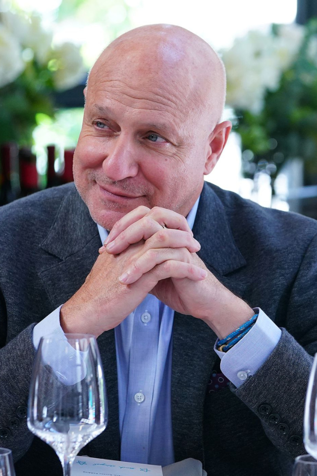 Super Bowl Sunday with Chef Tom Colicchio - Living The Gourmet