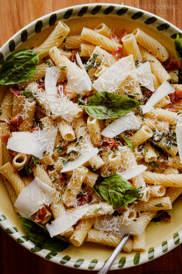 Bacon and Basil Pasta - Living The Gourmet